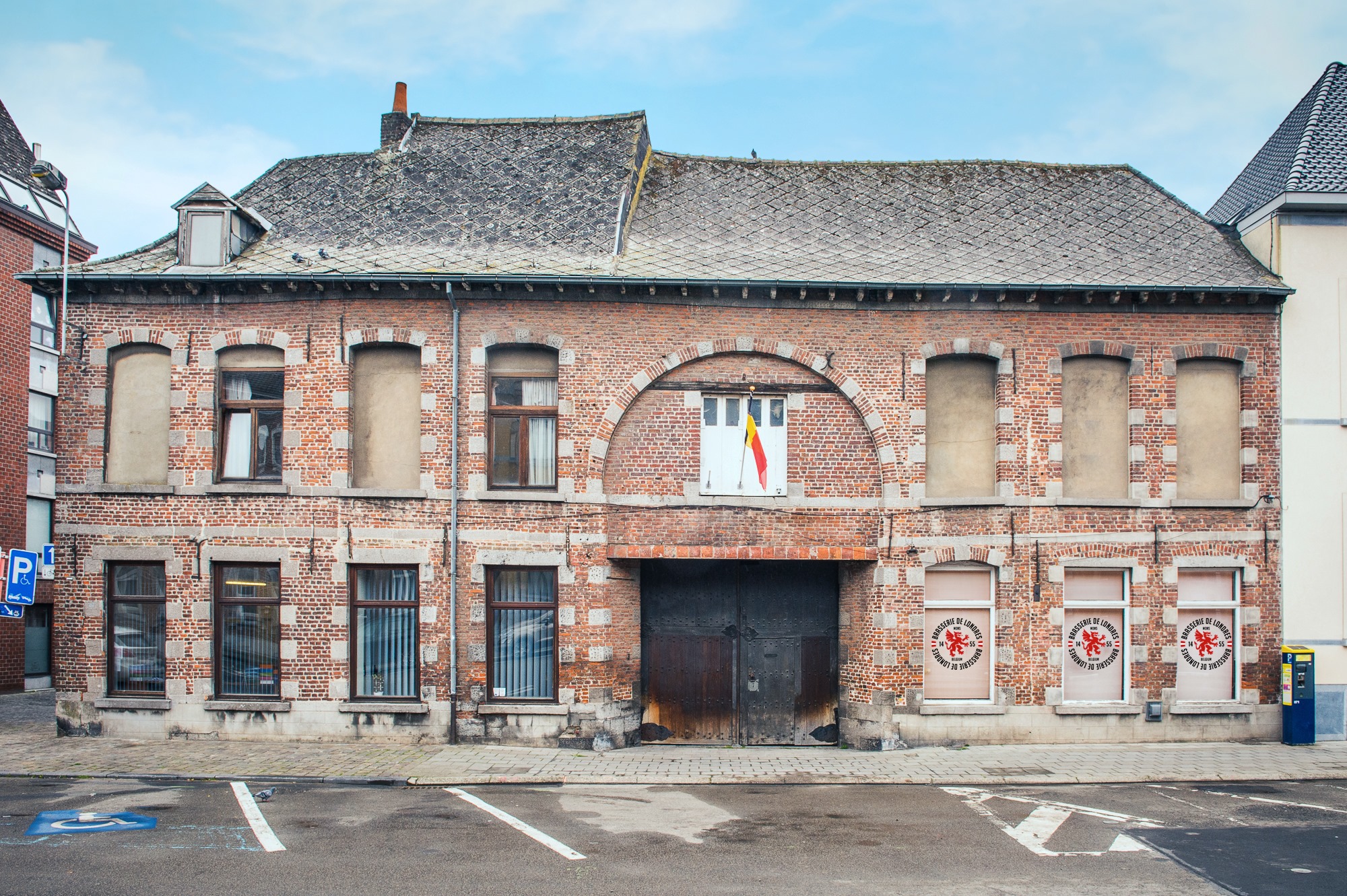 La Brasserie de Londres installe ses cuves à Mons - Beer.be